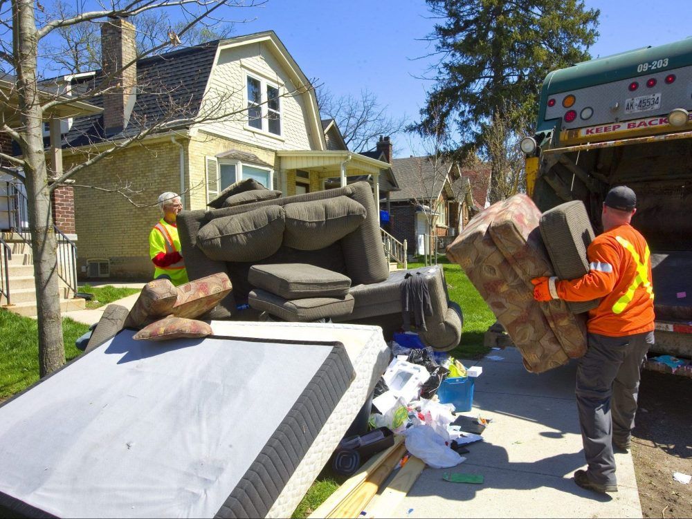 New large garbage collection rules come into effect in London | London ...