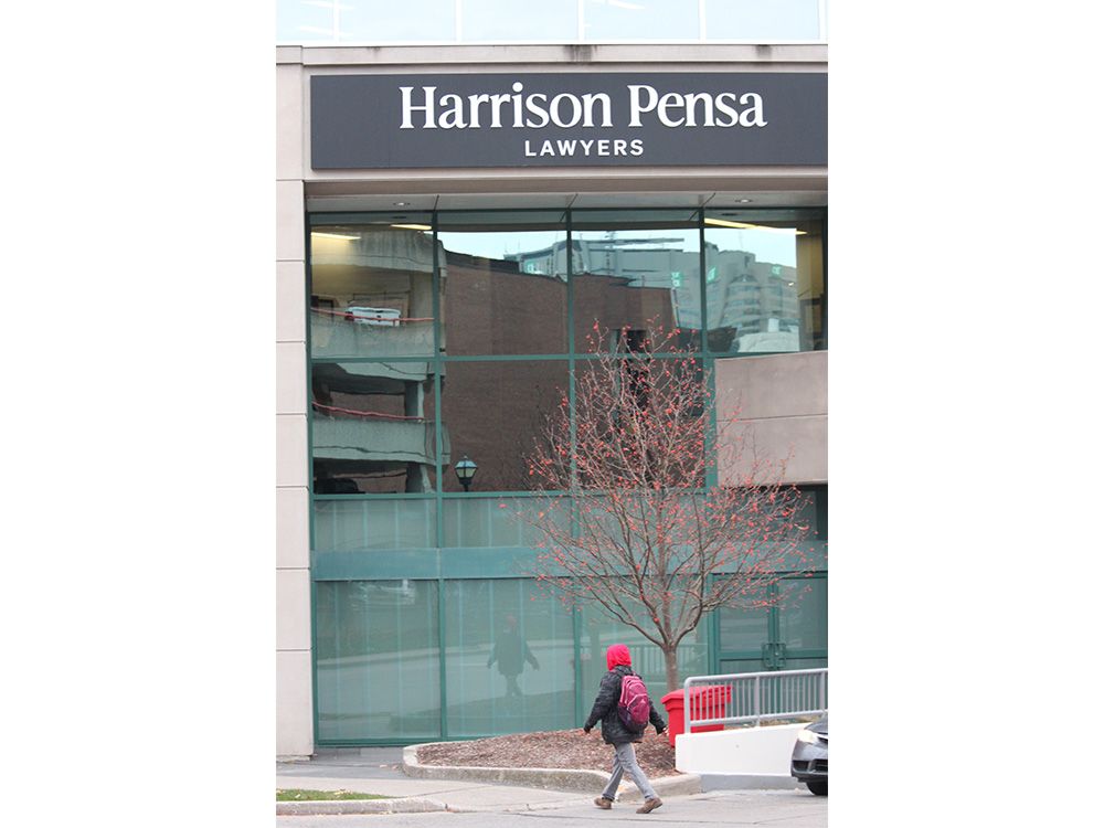 Disbarred lawyer faces civil lawsuits, had previous licence suspension ...