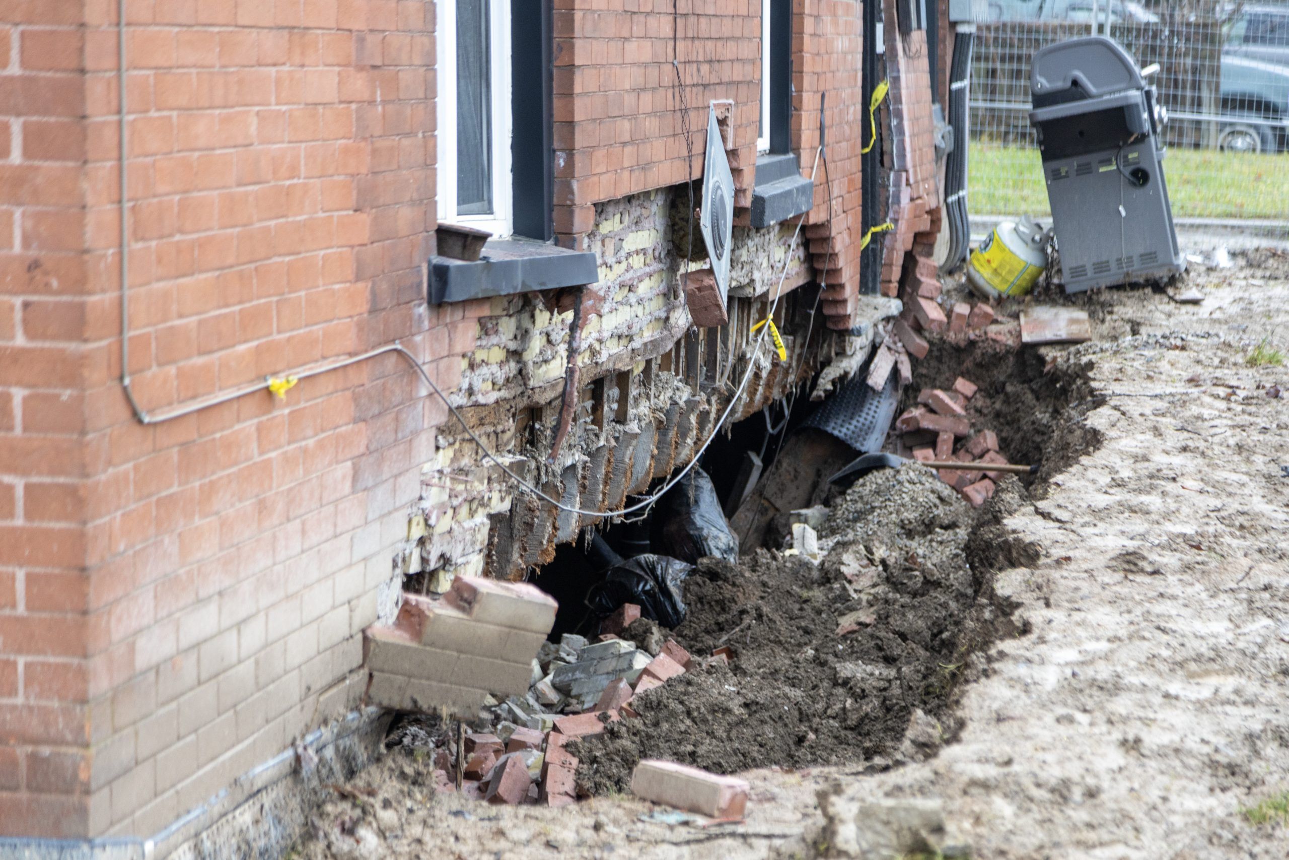 'My home's gone': Tenants displaced after building's partial collapse ...