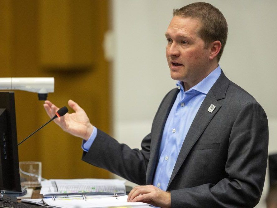 Stacked townhouses, higher buildings get green light | London Free Press