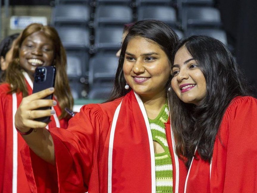 Fanshawe College graduation ceremony at Budweiser Gardens | London Free ...