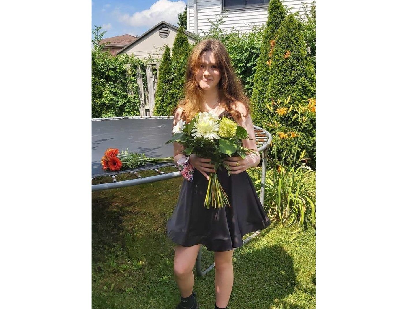 Teen girl dies after stabbing amid fatal London police shooting ...