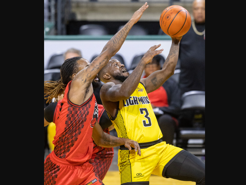 PHOTOS: London Lightning 117, Windsor Express 109 | London Free Press