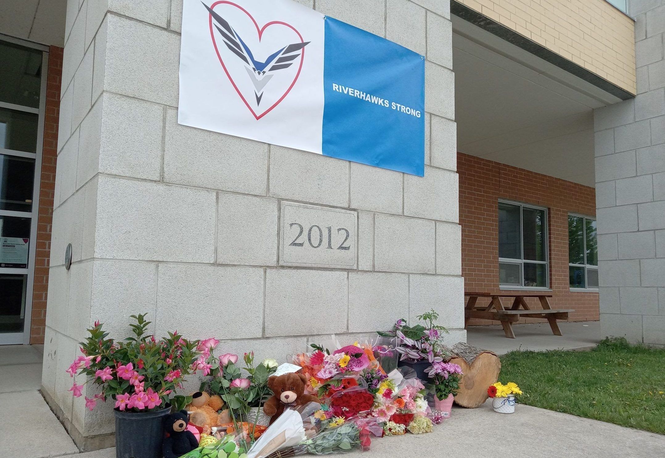 Walkerton reeling with grief over crash that killed teacher, four teens ...