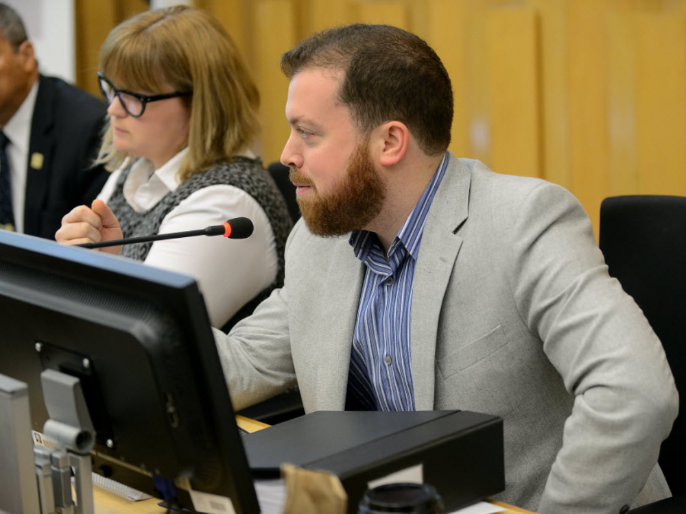 If a councillor is voted out of office, should they get severance pay ...