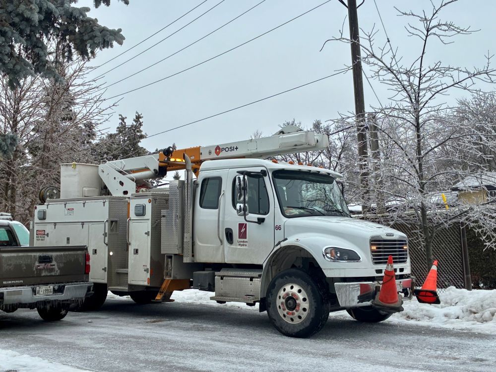 Boxing Day ice storm leaves about 75,000 Londoners without power ...