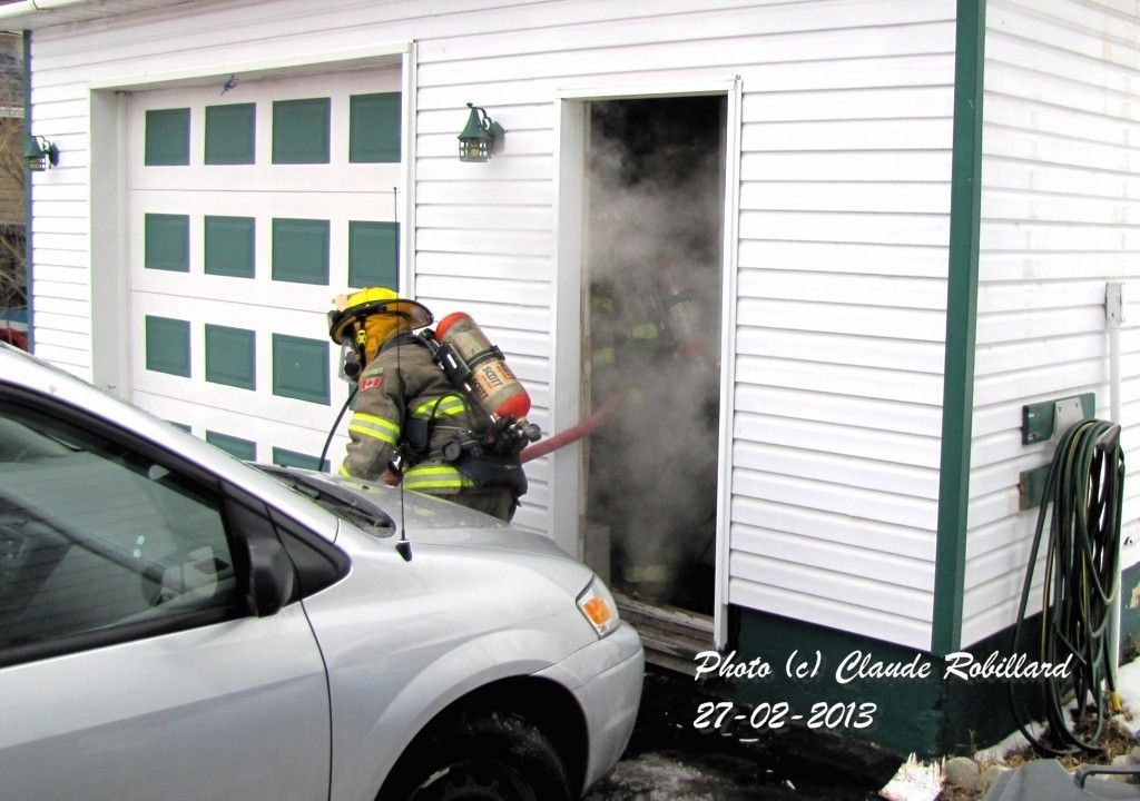 200 pot plants seized after garage catches fire | Montreal Gazette
