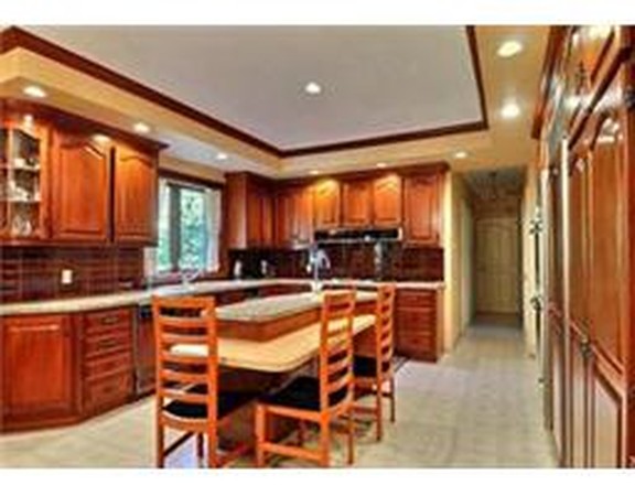 Deal reached on Rizzuto home, pending buyer "veto" | Montreal Gazette