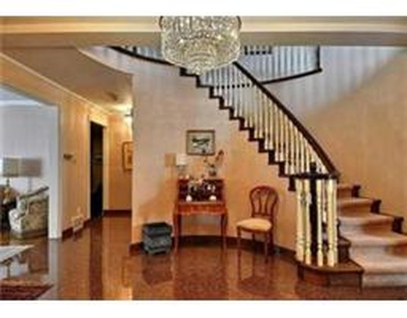 Deal reached on Rizzuto home, pending buyer "veto" | Montreal Gazette