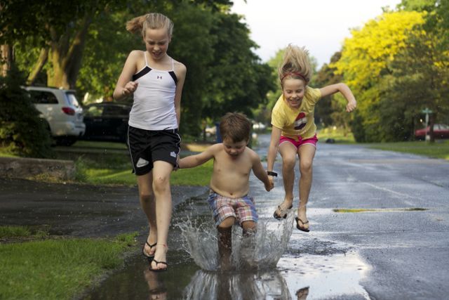 Man mugged outside workplace | Montreal Gazette