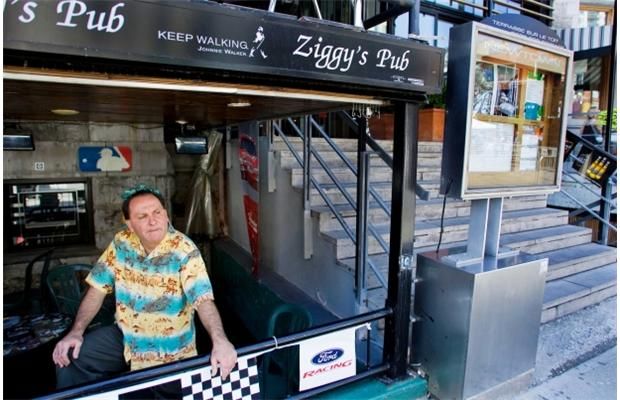 Plan to keep bars open late quashed by liquor board | Montreal Gazette