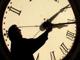 Turn Back The Clock As Daylight Saving Time Ends Montreal Gazette