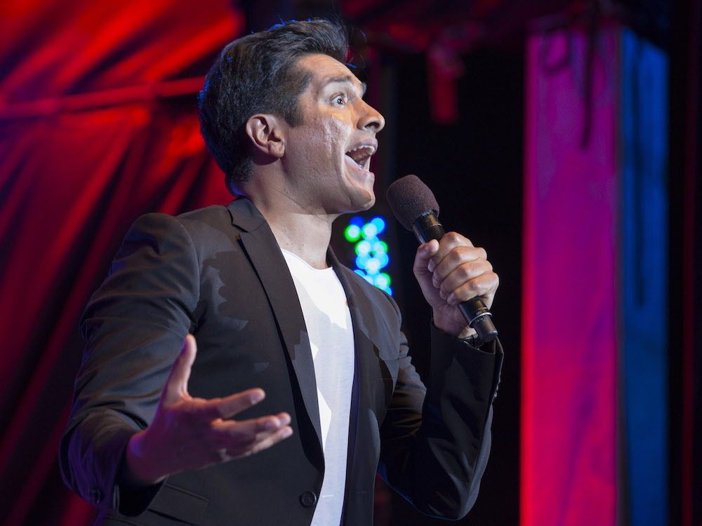 Sugar Sammy performs You're Gonna Rire for the last time in Montreal ...