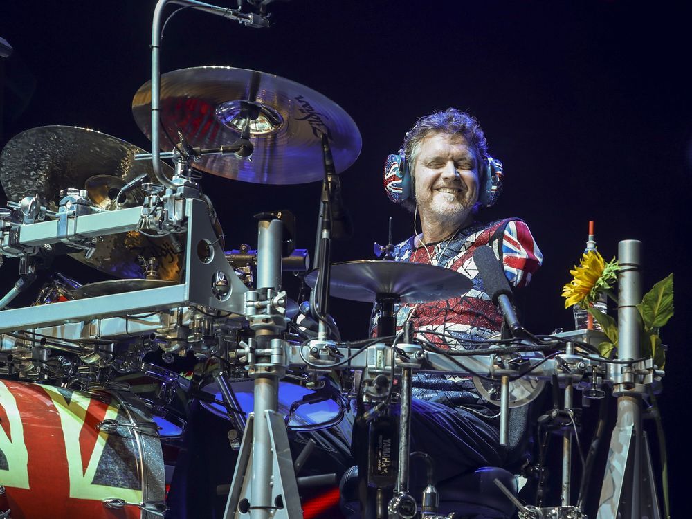 Review: Def Leppard, Poison, Tesla bring rock of ages to Bell Centre ...