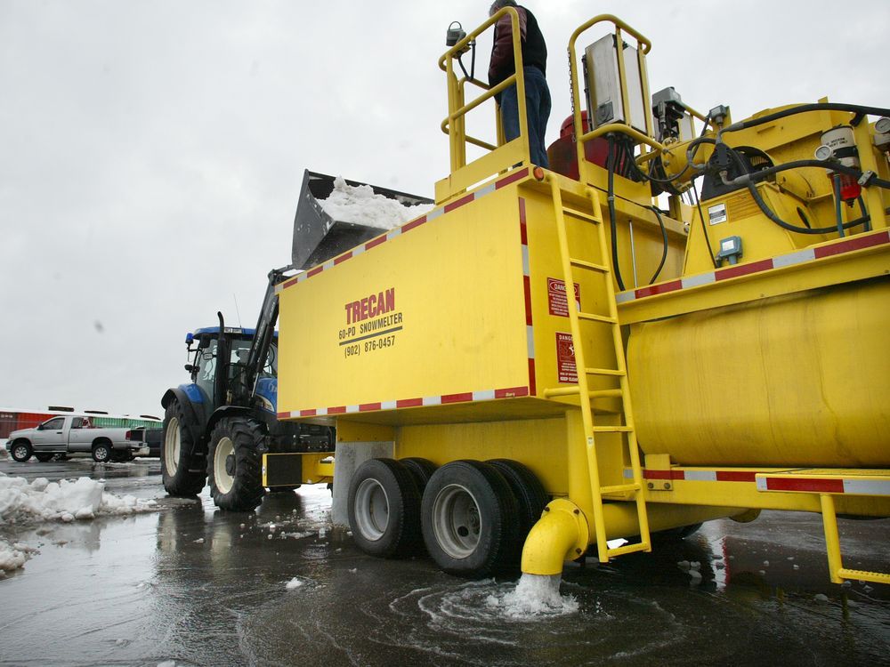 Beaconsfield purchases machine to melt snow | Montreal Gazette