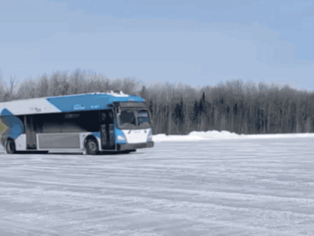 Anyhow, here's an electric STM bus drifting on the test track ...