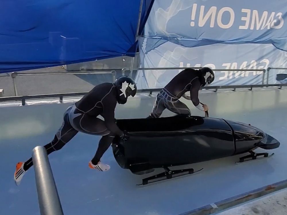 Alouettes' Murray-Lawrence trades in football pads for bobsled helmet ...