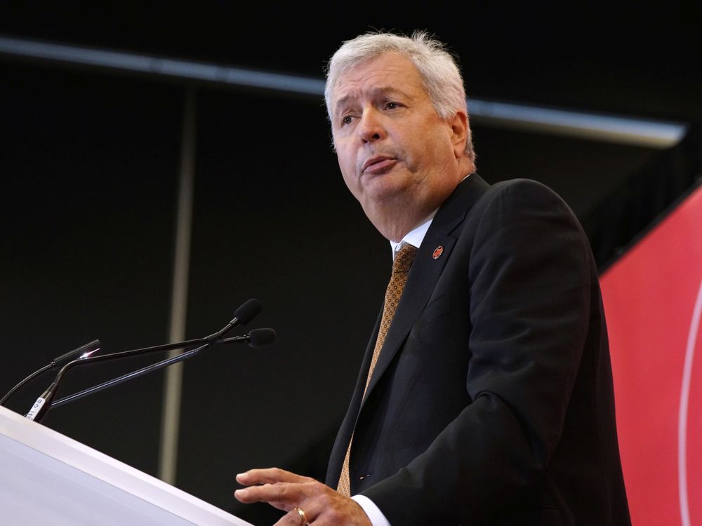 Premier Legault compliments the head of Air Canada for his improved ...