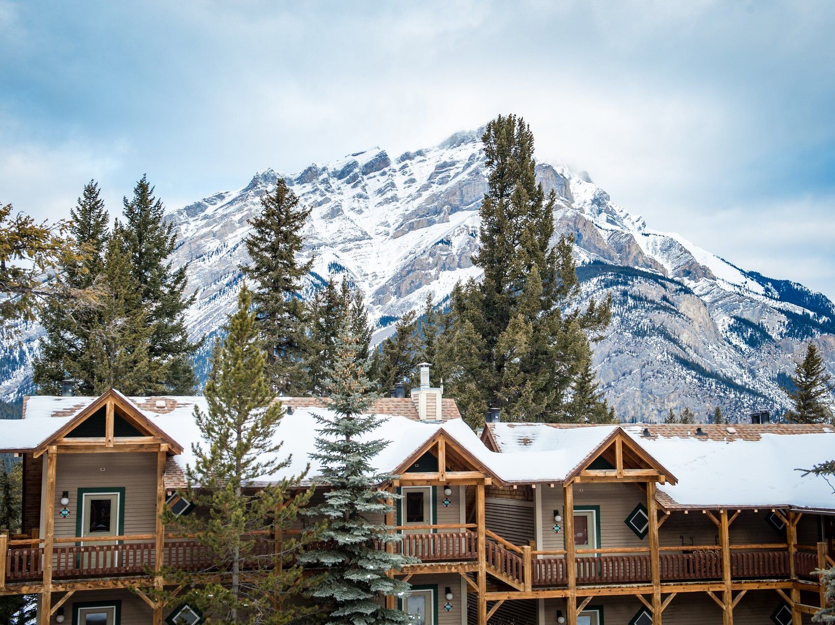 Hotel Intel: Buffalo Mountain Lodge offers a break from Banff's action ...