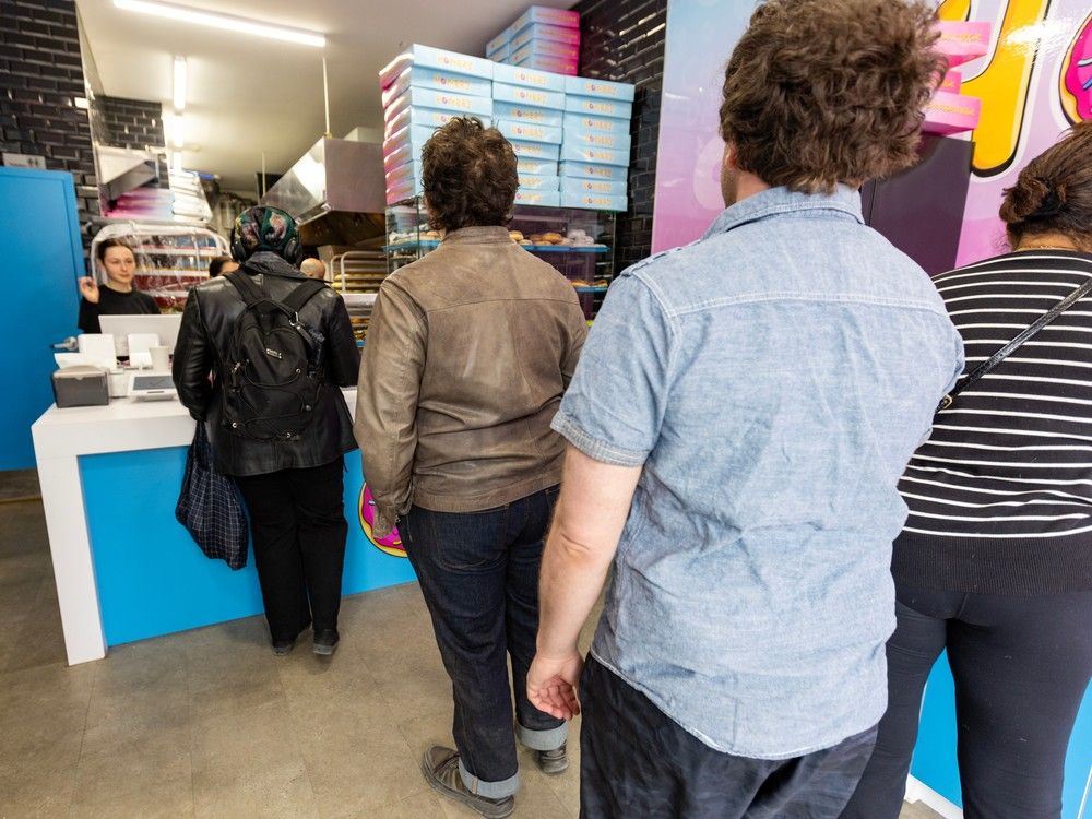 Homer's Donuts: Simpsons-inspired doughnut shop a big hit in Montreal ...