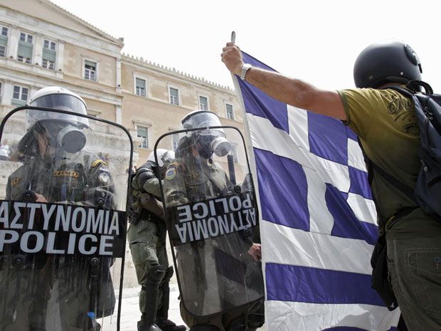 Photos: Protesters, police clash in Athens | National Post