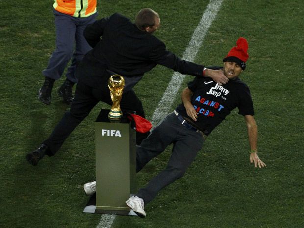 Gallery: Spectator tries to grab World Cup trophy | National Post