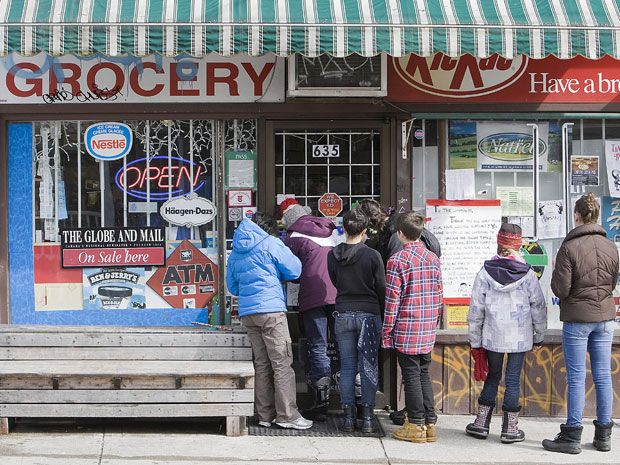 Riverdale rallies behind corner store owners targeted by thieves ...