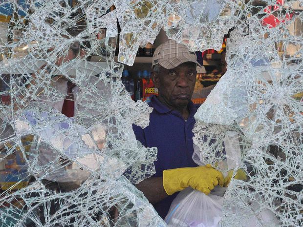 Man shot during London riots dies | National Post