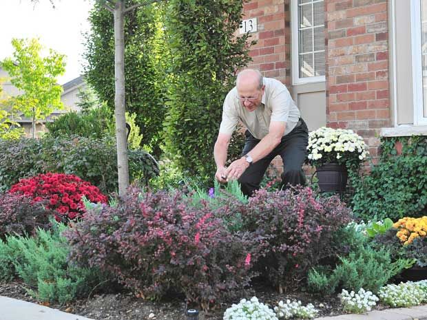 Kent Ford turns a tricky spot into a private oasis | National Post