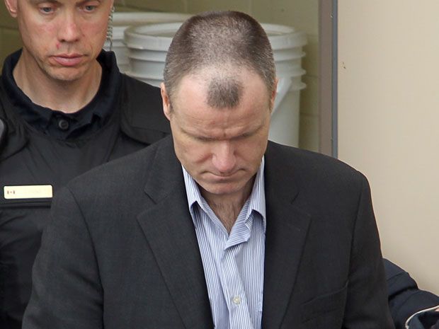 Emails reveal Russell Williams took break from his crimes to contact ...