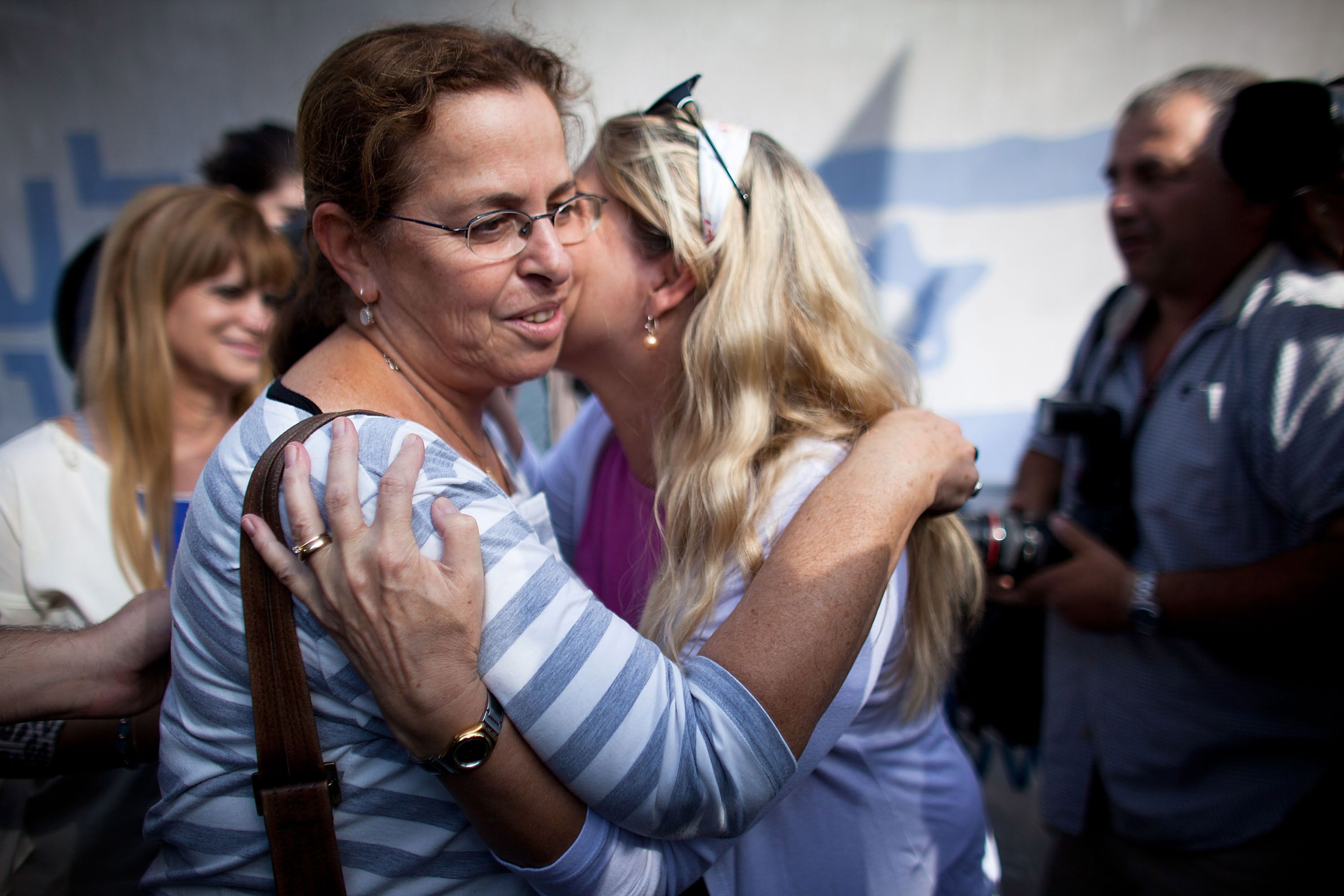 James Diamond: Israel celebrates life over death in Shalit exchange ...