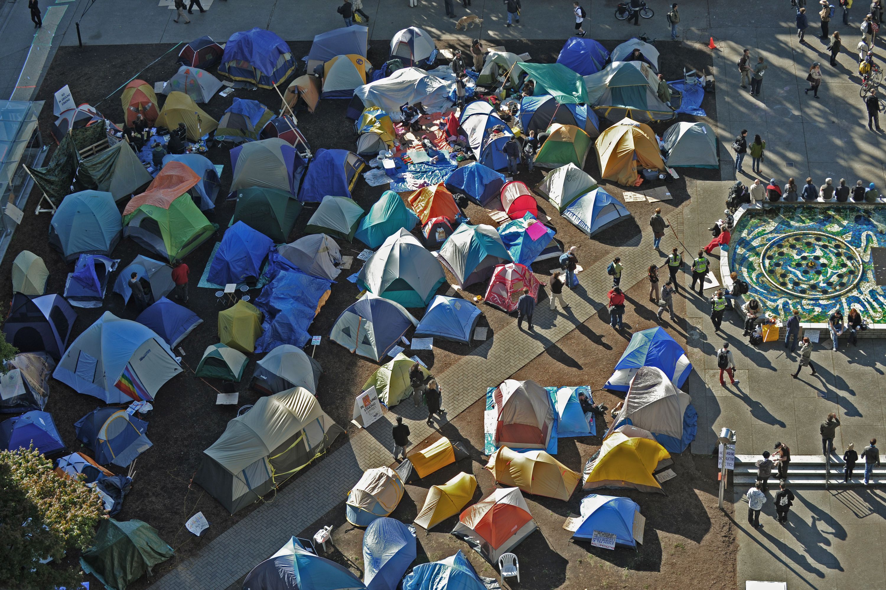 Occupy protests: Canadian cities at a loss on how to end demonstrations ...