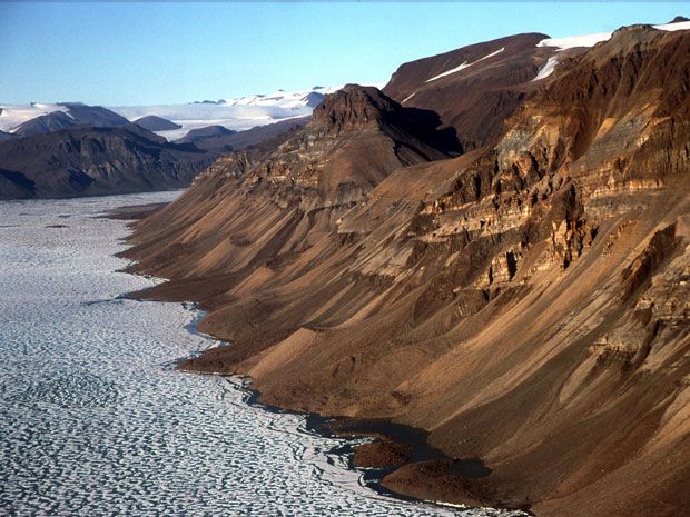 Climate change aided by volcanic mercury in causing prehistoric mass ...