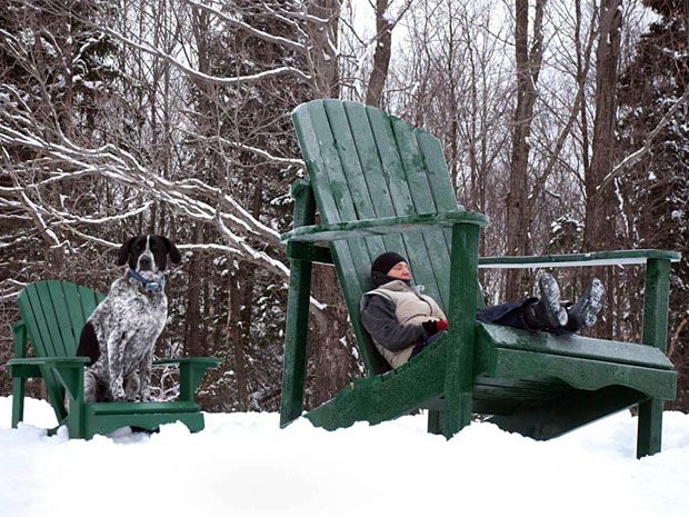 Farmers build a giant Muskoka-style chair to admire the hilltop view ...