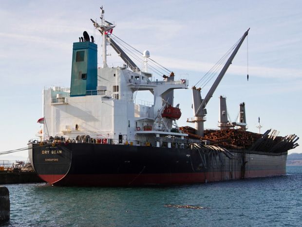 Rogue wave hammers cargo ship Dry Beam off B.C. coast | National Post