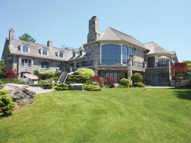 Home of the Week: Live by the links | National Post