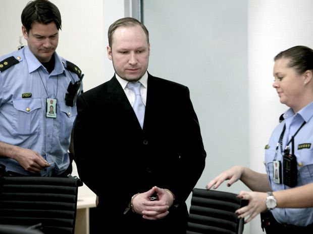 Anders Behring Breivik survivors recall shooting spree: 'The water was ...