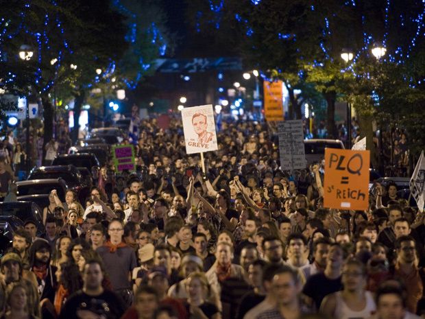 Quebec student protests: Hundreds arrested as tuition protesters defy ...