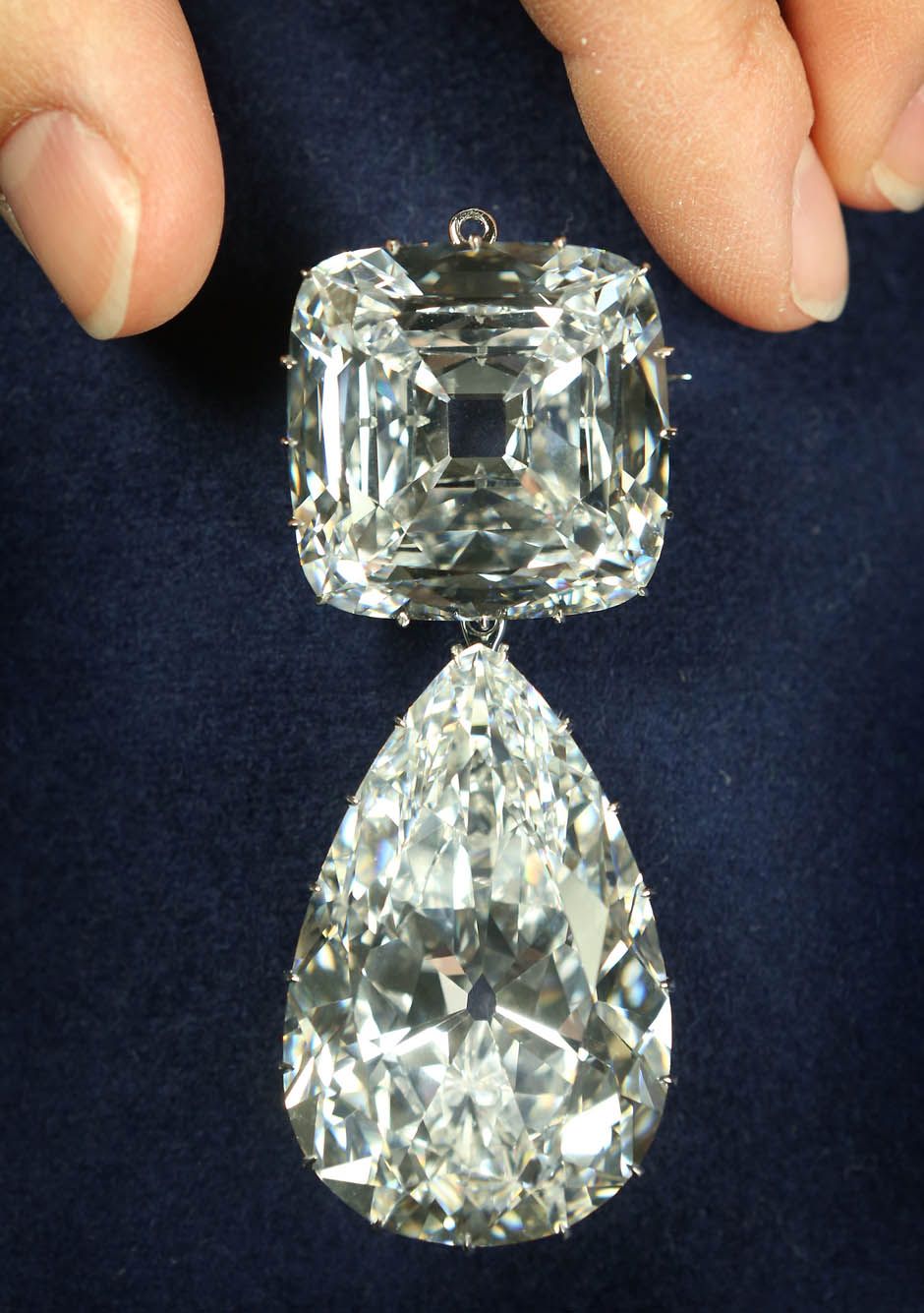Queen's diamonds to go on display for Diamond Jubilee | National Post