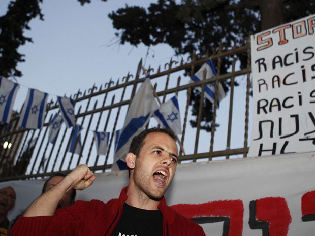 Violent Israel race riots targeting African migrants in Tel Aviv draw ...