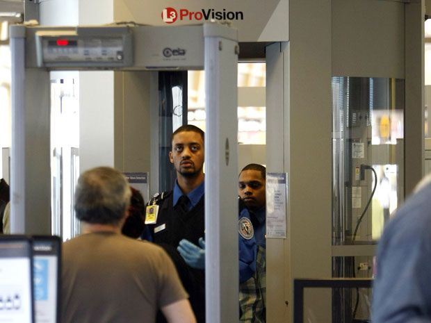 U.S. bomb experts study 'undetectable' al-Qaeda device after CIA ...