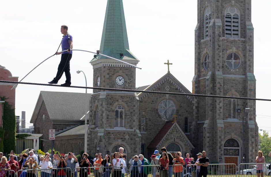 Niagara Falls tightrope walker Nik Wallenda prepares for high-wire act ...