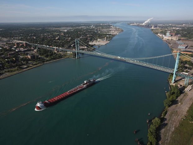 Ambassador Bridge closed by bomb threat | National Post