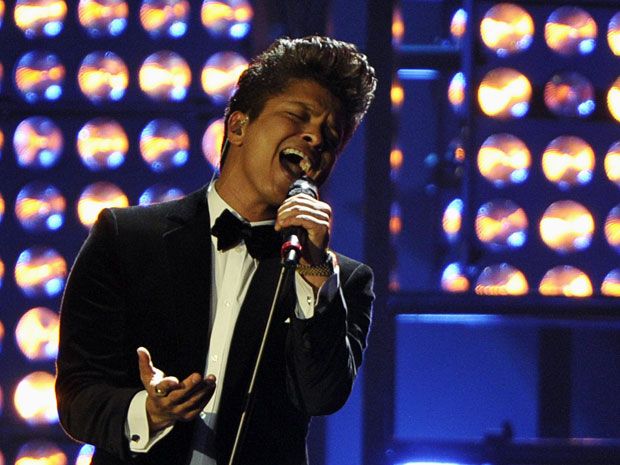 Parking pad at Bruno Mars' home has marble columns | National Post