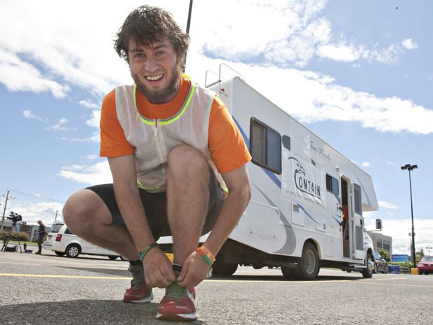 Curtis Hargrove's arrest in Quebec earns man running across Canada for ...