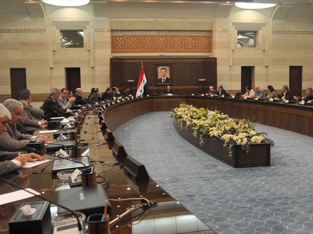 Defection of Syrian prime minister more evidence Assad regime ...