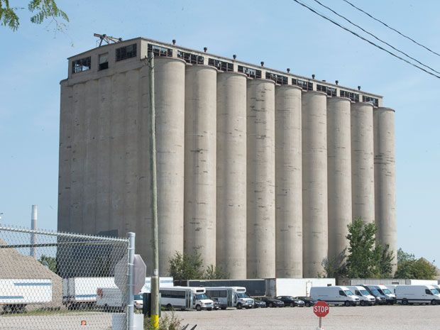 Waterfront silo a heritage structure, but is it an 'art piece' or an ...