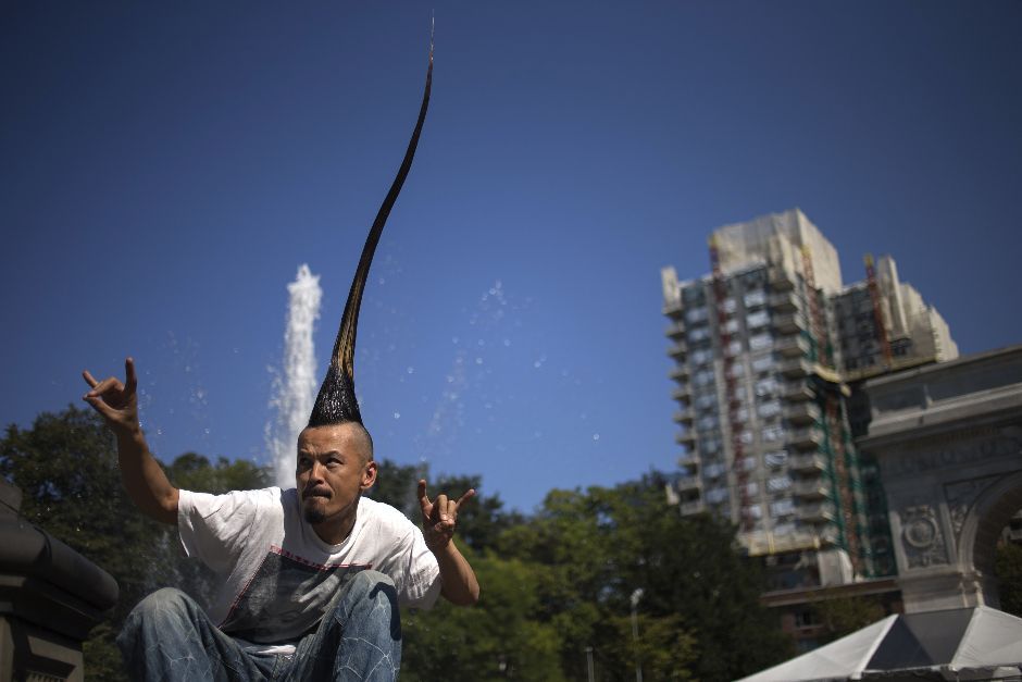 Man shows off Guinness World Records’ tallest mohawk after growing hair ...