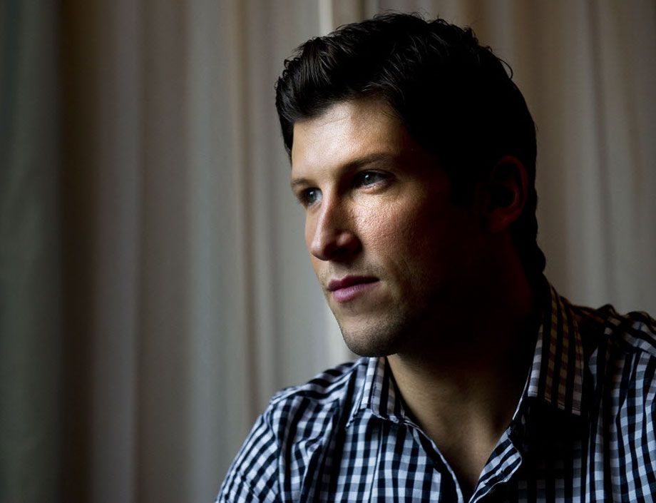 Postcard: Canada’s Bachelor Brad Smith wants you to give a rose to ...