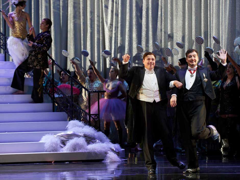 Opera review: You can't suck the fun out of Die Fledermaus | National Post